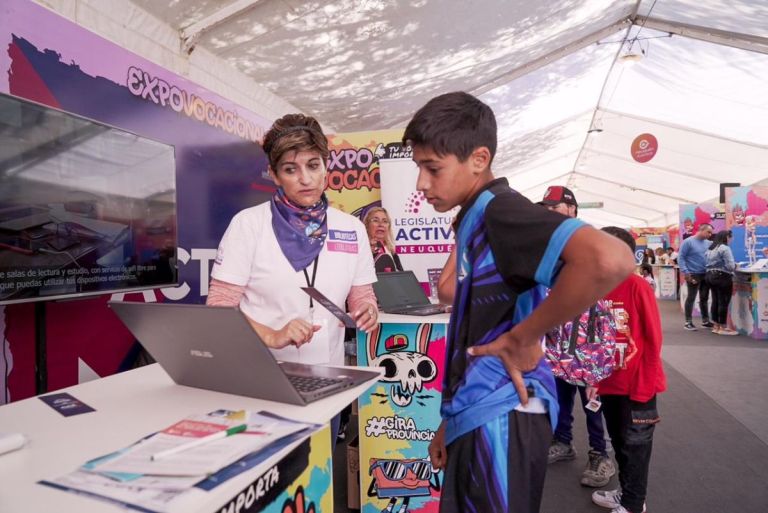 Comenzó la Expo Vocacional en el Espacio Duam | Neuquén Al Instante ...