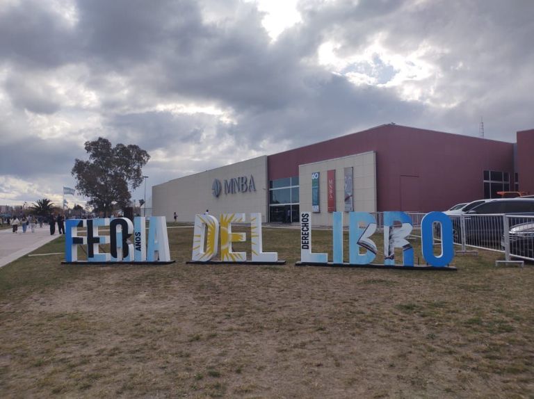 Arranca El Día 4 De La Feria Del Libro Neuquén Quiénes Se Presentan