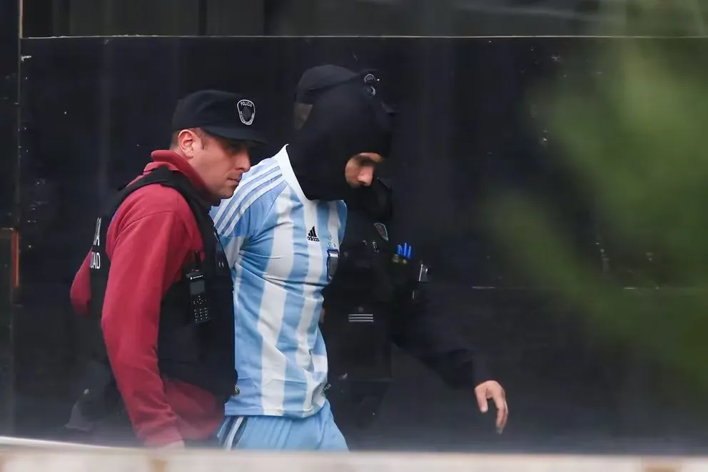 Quién es el Marcin Banot, el "hombre araña" que trepó el edificio de ...