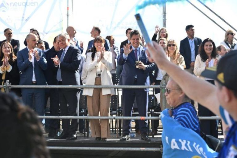 Neuquén celebró su 121° aniversario con un colorido desfile en el este de la ciudad | Neuquén Al ...