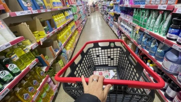 Caen las ventas en supermercados a nivel nacional, pero Neuquén vuelve ...